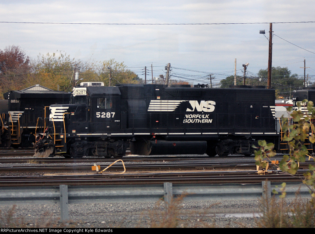 NS GP38-2 #5287